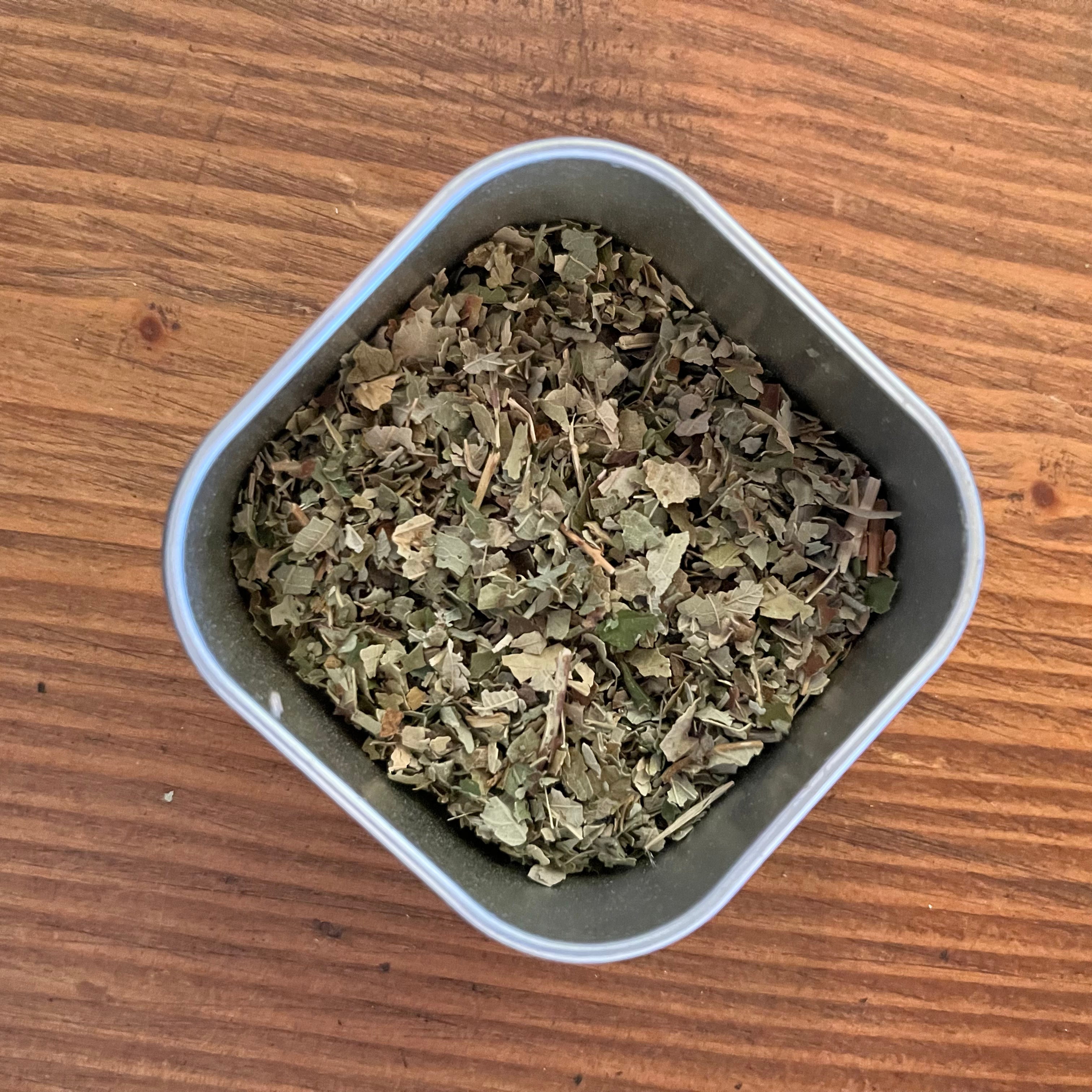 Blackberry Leaf Tea | A Pinch of Happiness